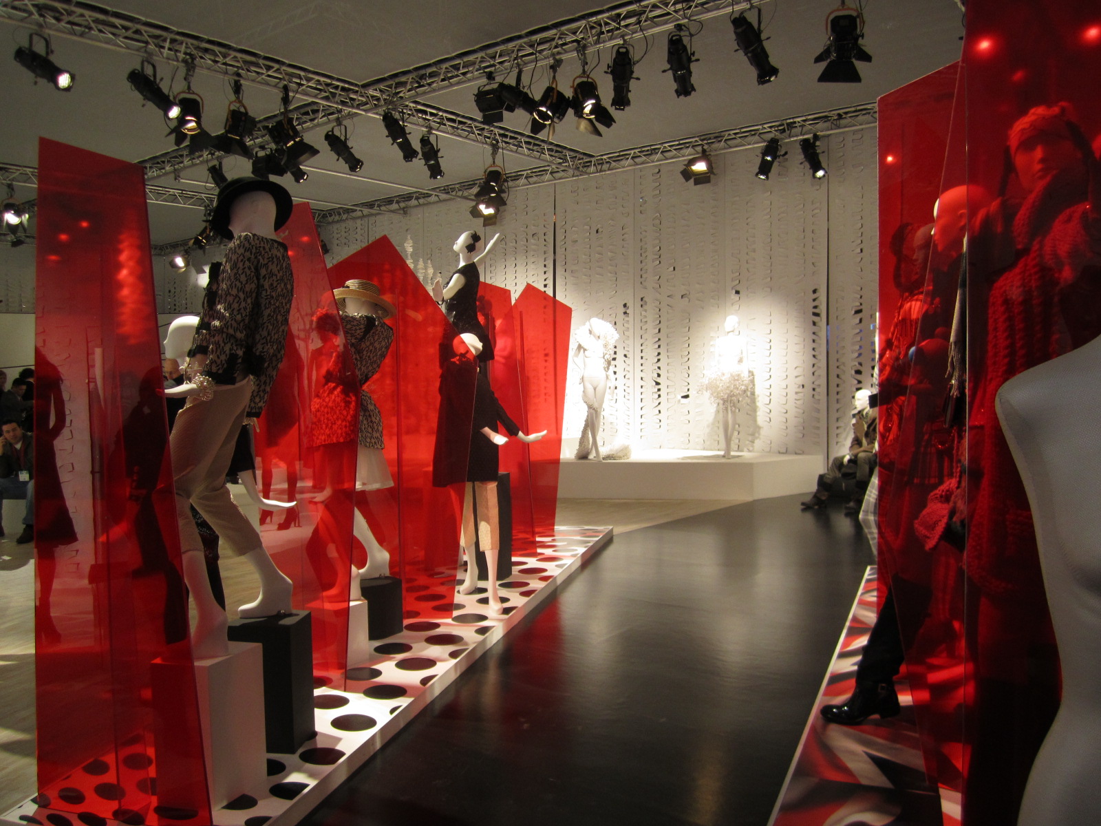 333 Fotos de inspiración para el diseño retail - visual merchandising