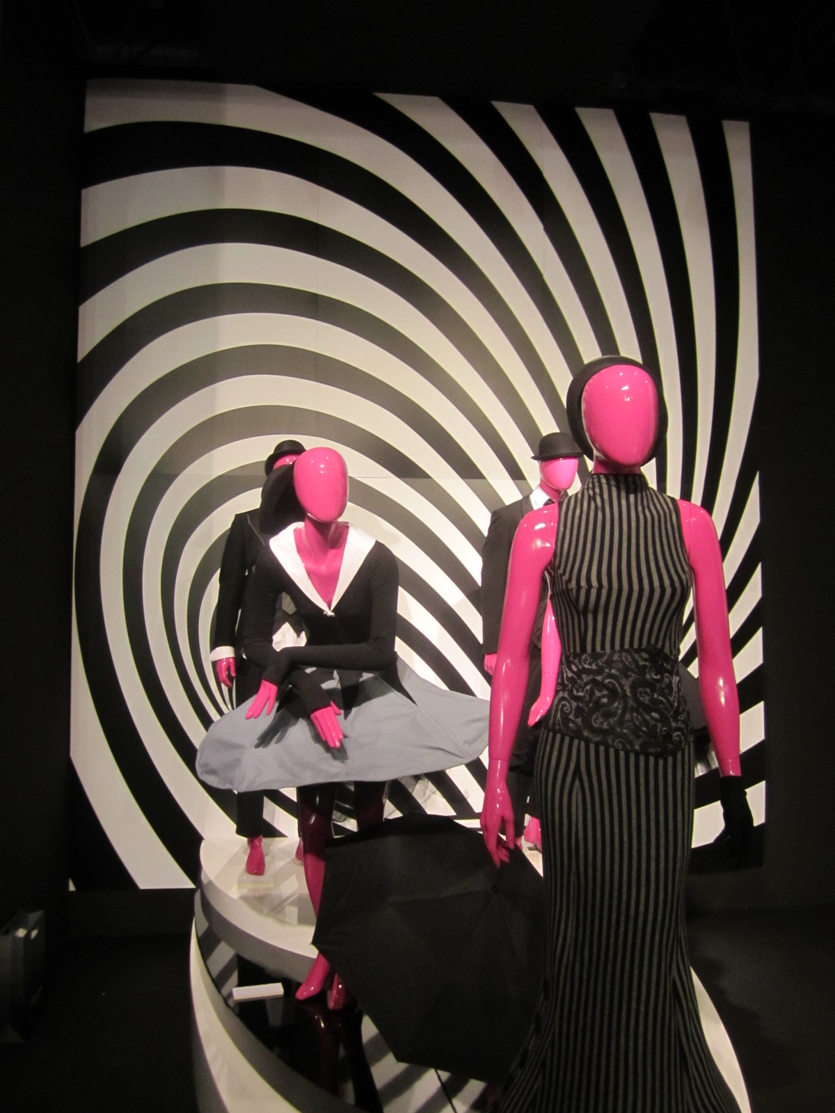 333 Fotos de inspiración para el diseño retail - visual merchandising